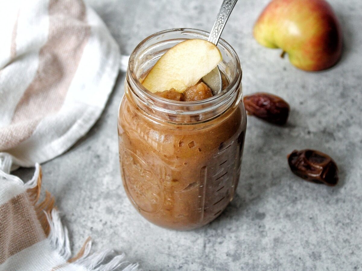 Homemade Sugar-Free Applesauce - Plant Based And Broke