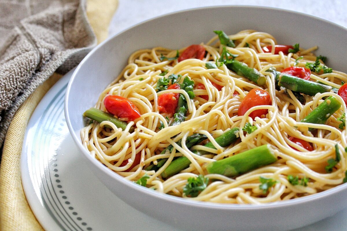 Spring Lemon Garlic Spaghetti With Asparagus - Plant Based And Broke